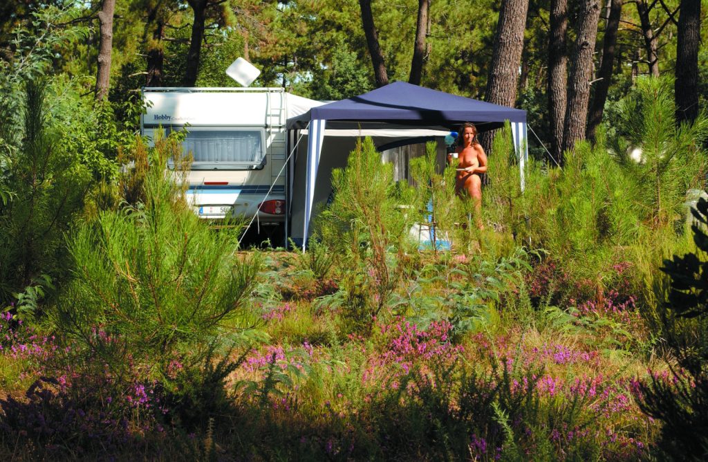 Les emplacements de camping | Centre naturiste Euronat